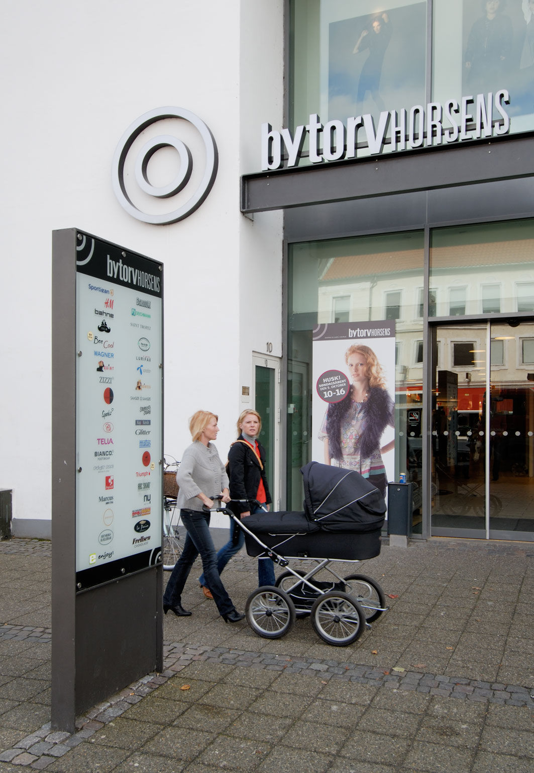 Pylonskilte og Pyloner til alle behov - Få skræddersyede skilte her